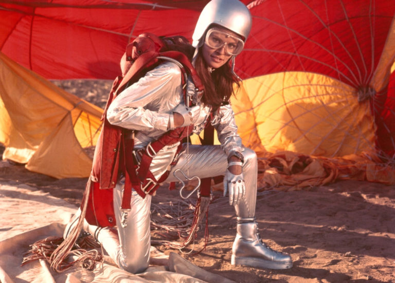 Raquel Welch: 10 Sexiest, Funniest, Most Iconic Roles