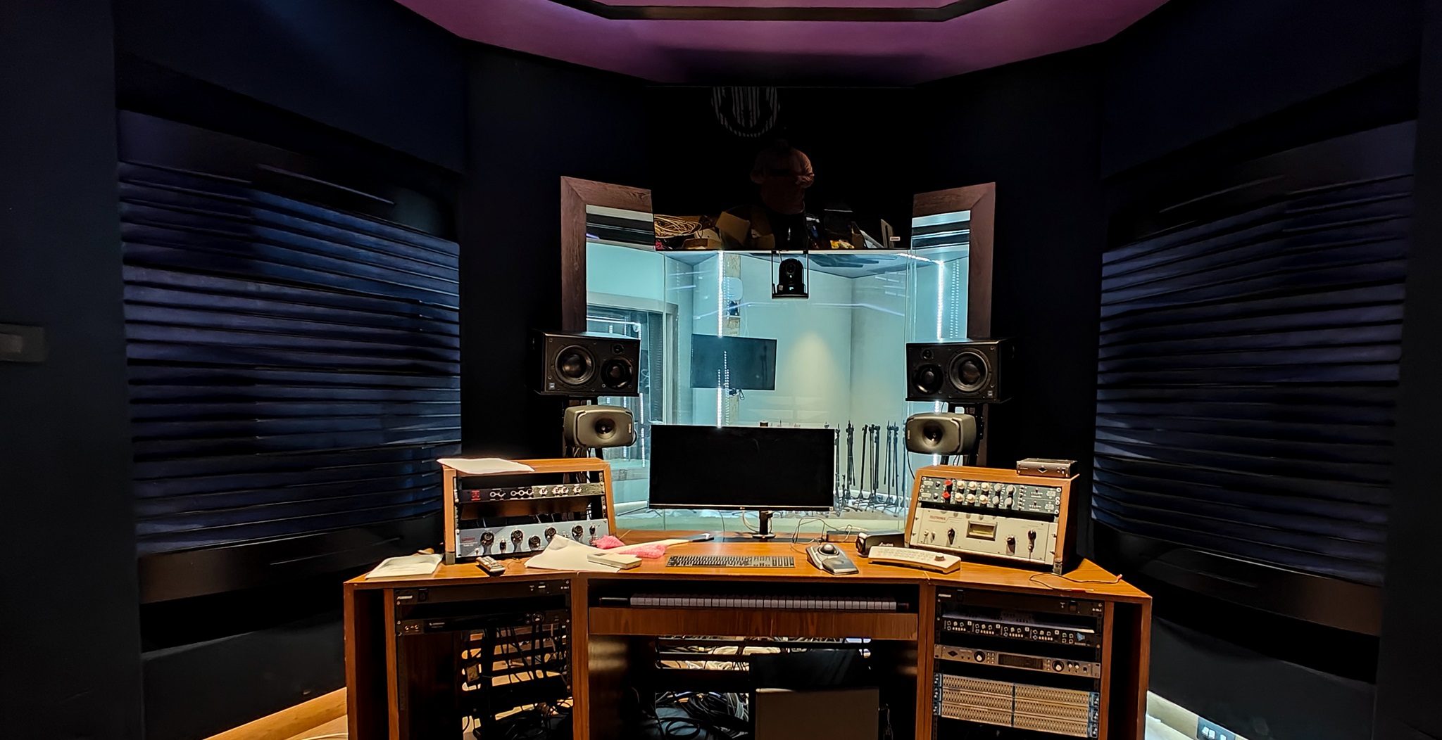 King, Chaar Diwaari are Cooking Hits at This Delhi NCR Studio